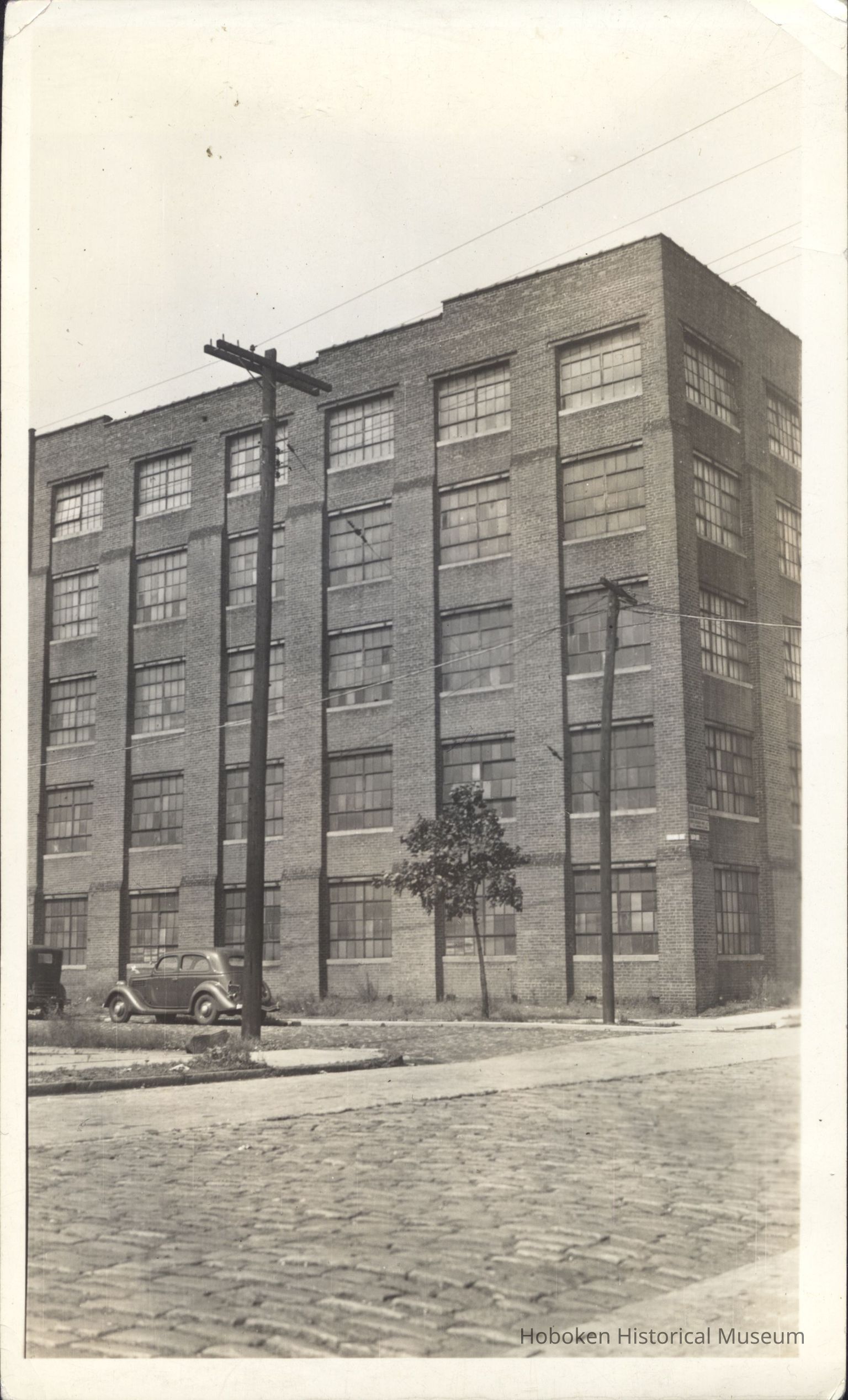 B&W photo of industrial building at the SW corner of 15th Street and ...
